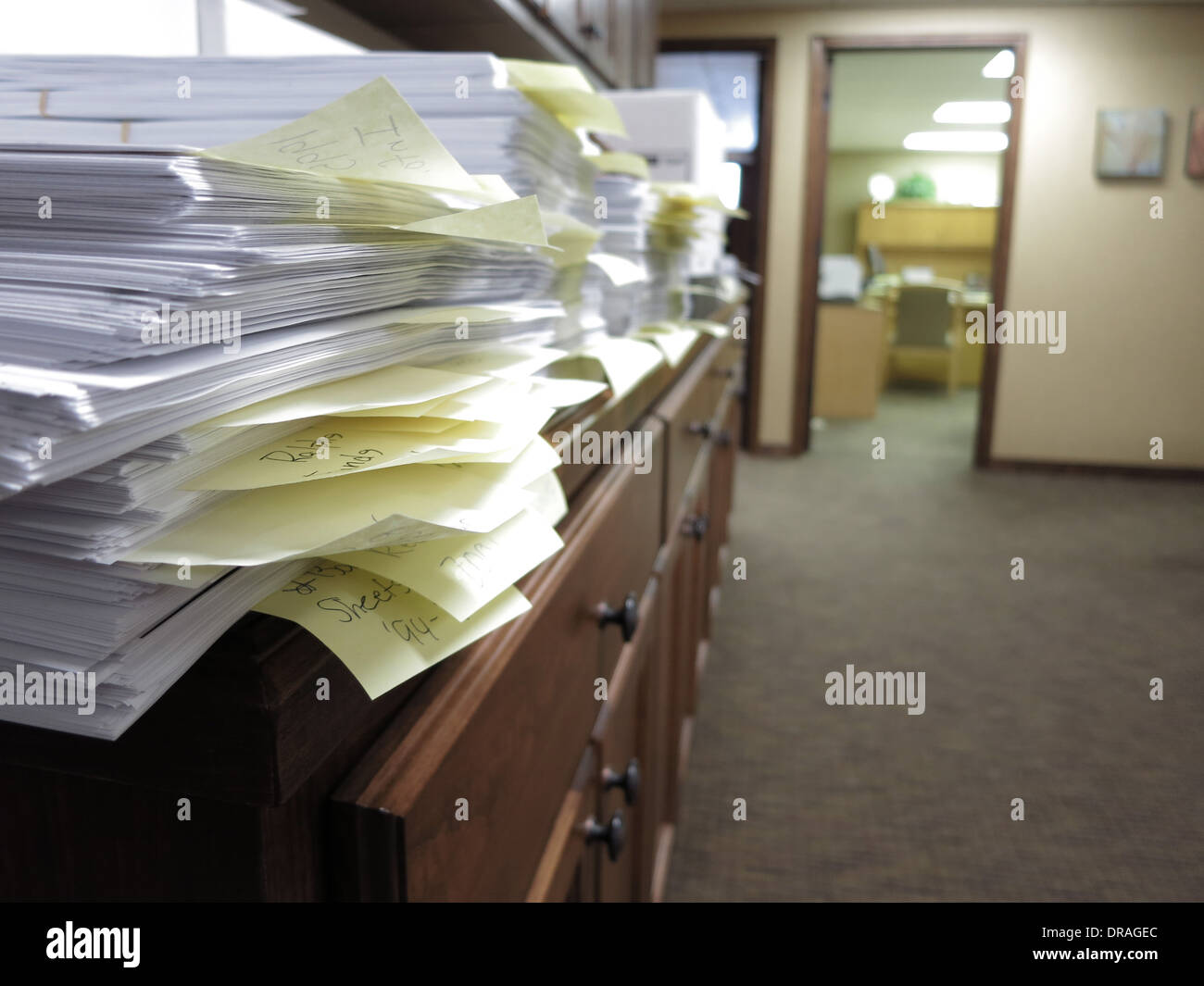 Messy documents hi-res stock photography and images - Alamy