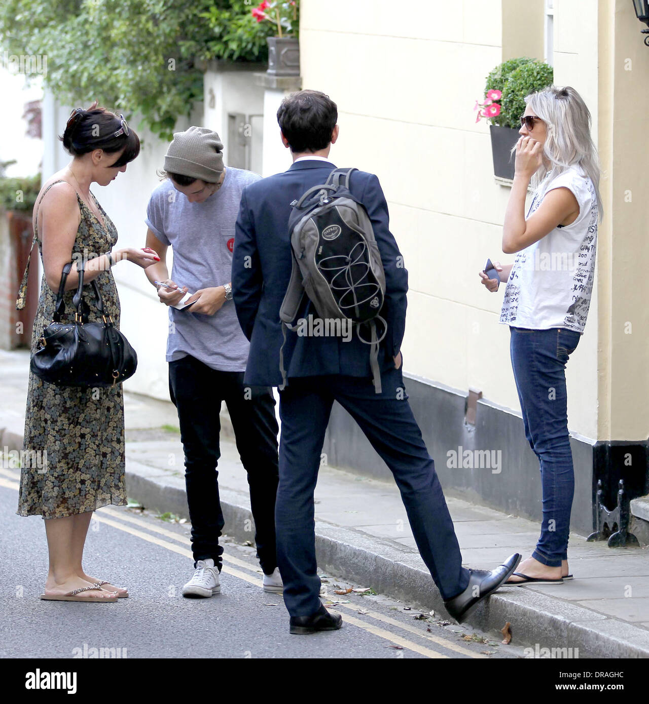 Harry Styles Walking On The Street
