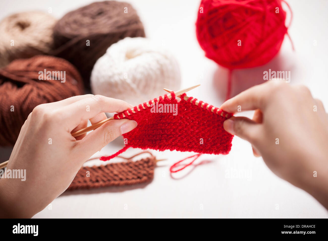 Knit stitches hi-res stock photography and images - Alamy