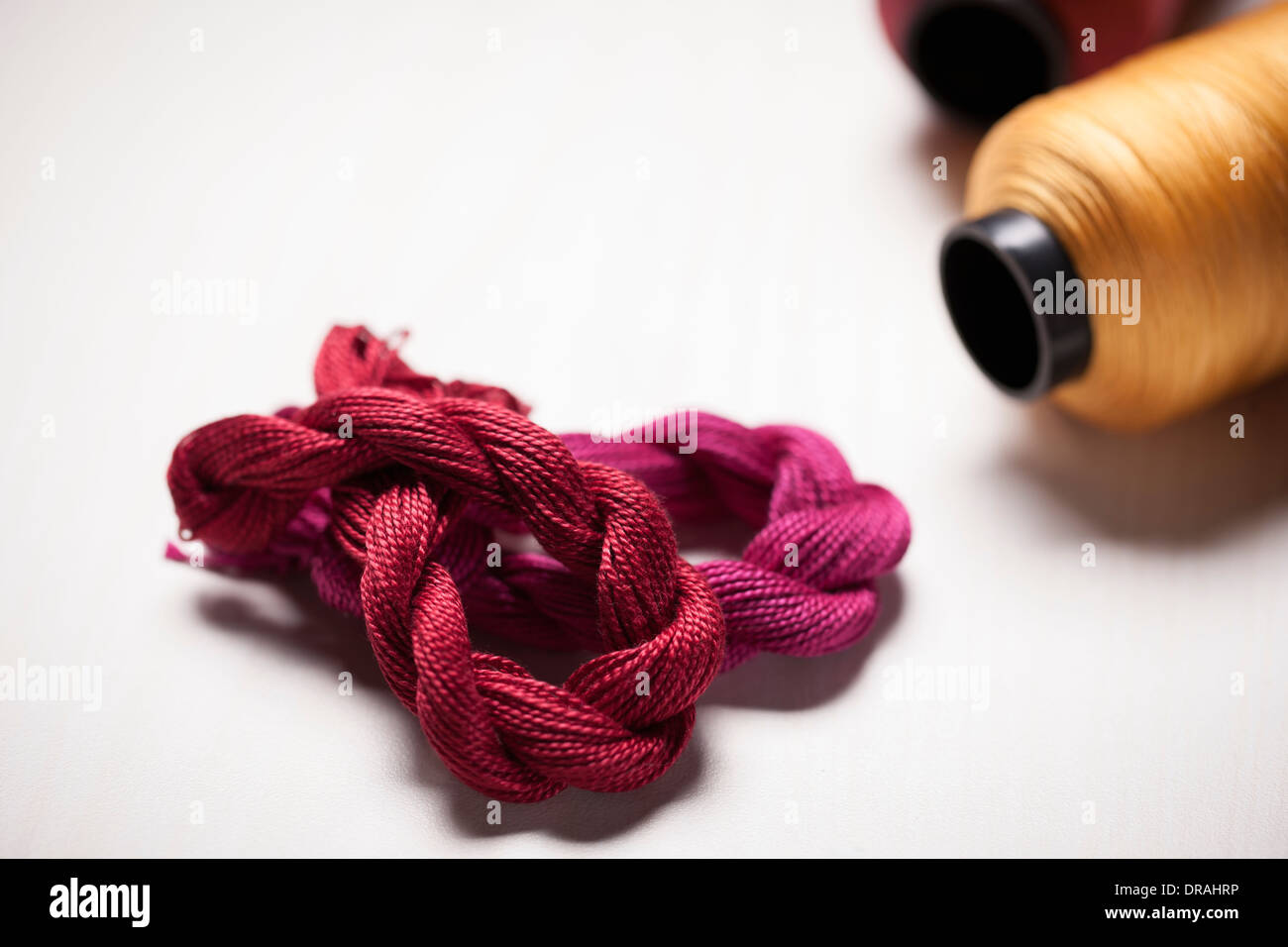 String knot hi-res stock photography and images - Alamy