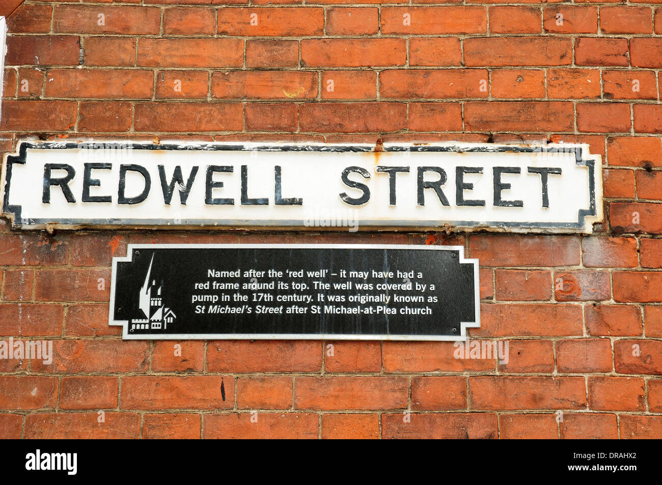 Red tourist information signs hi-res stock photography and images - Alamy