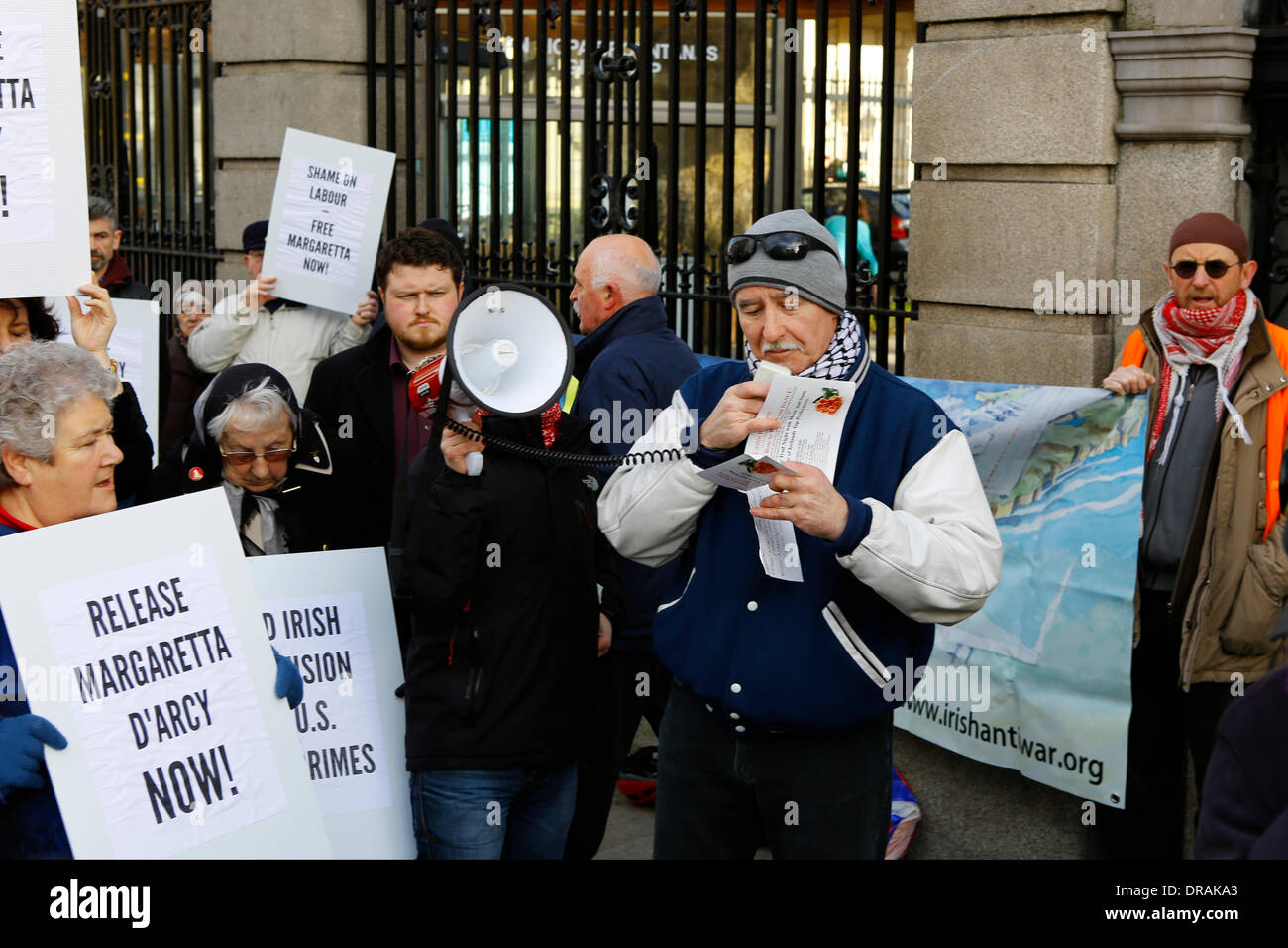 Dublin, Ireland. 22nd January 2014. An activist receites a poem. Irish ...
