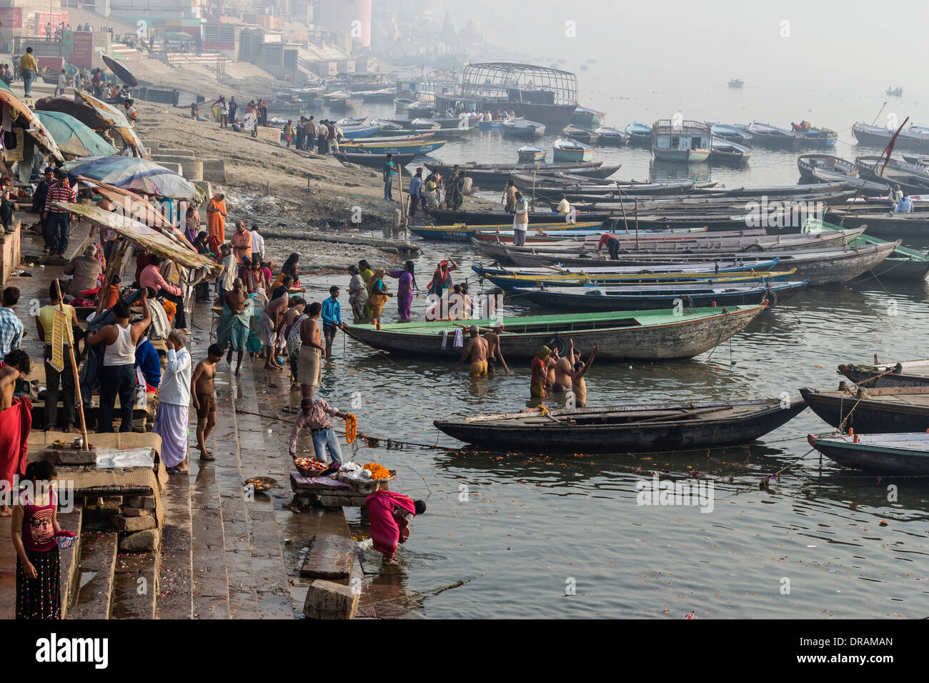 The ganges varanasi india hi-res stock photography and images - Alamy