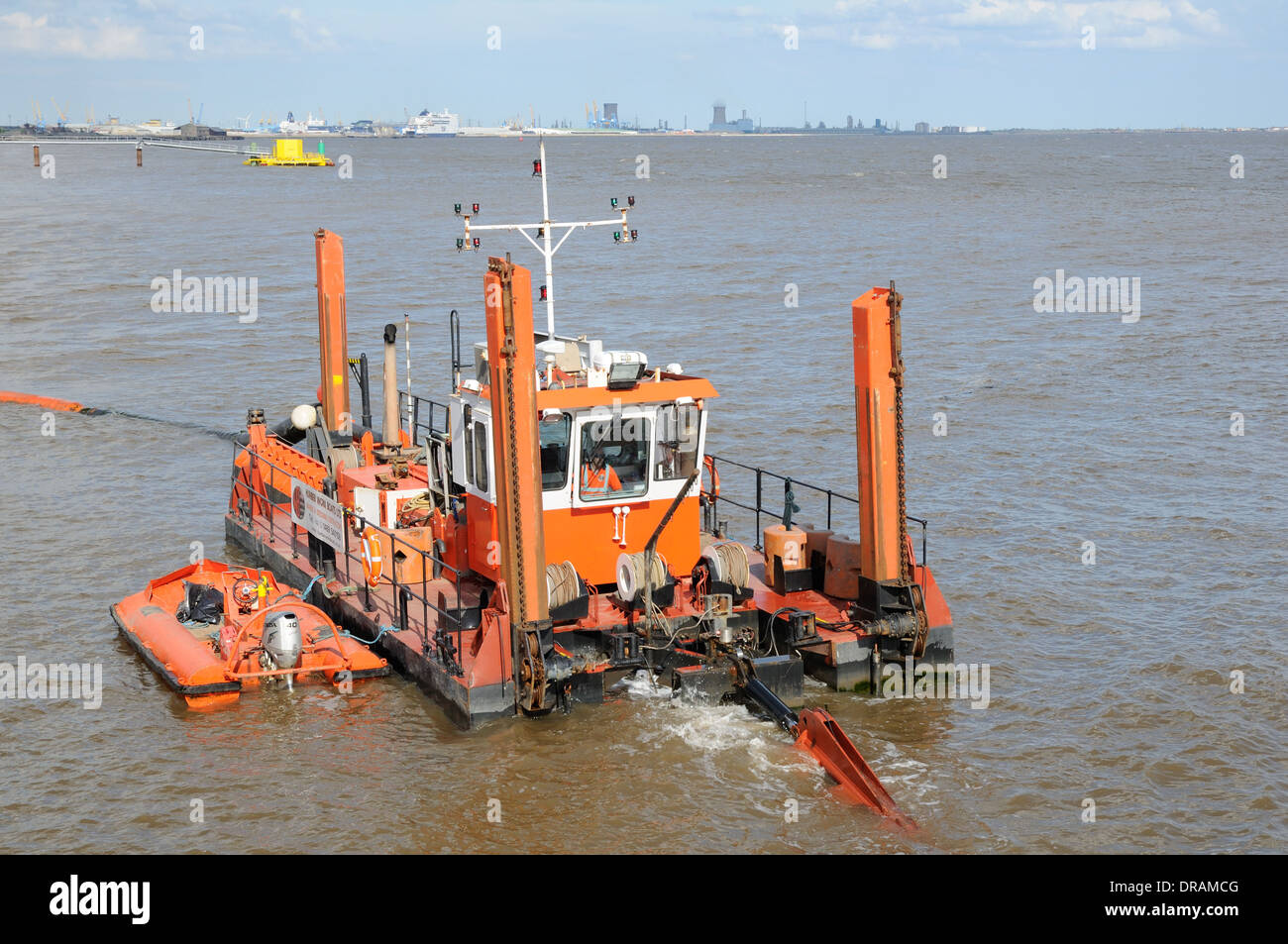 Dredging vessel working on the River Humber, Hull, East Yorkshire Stock ...