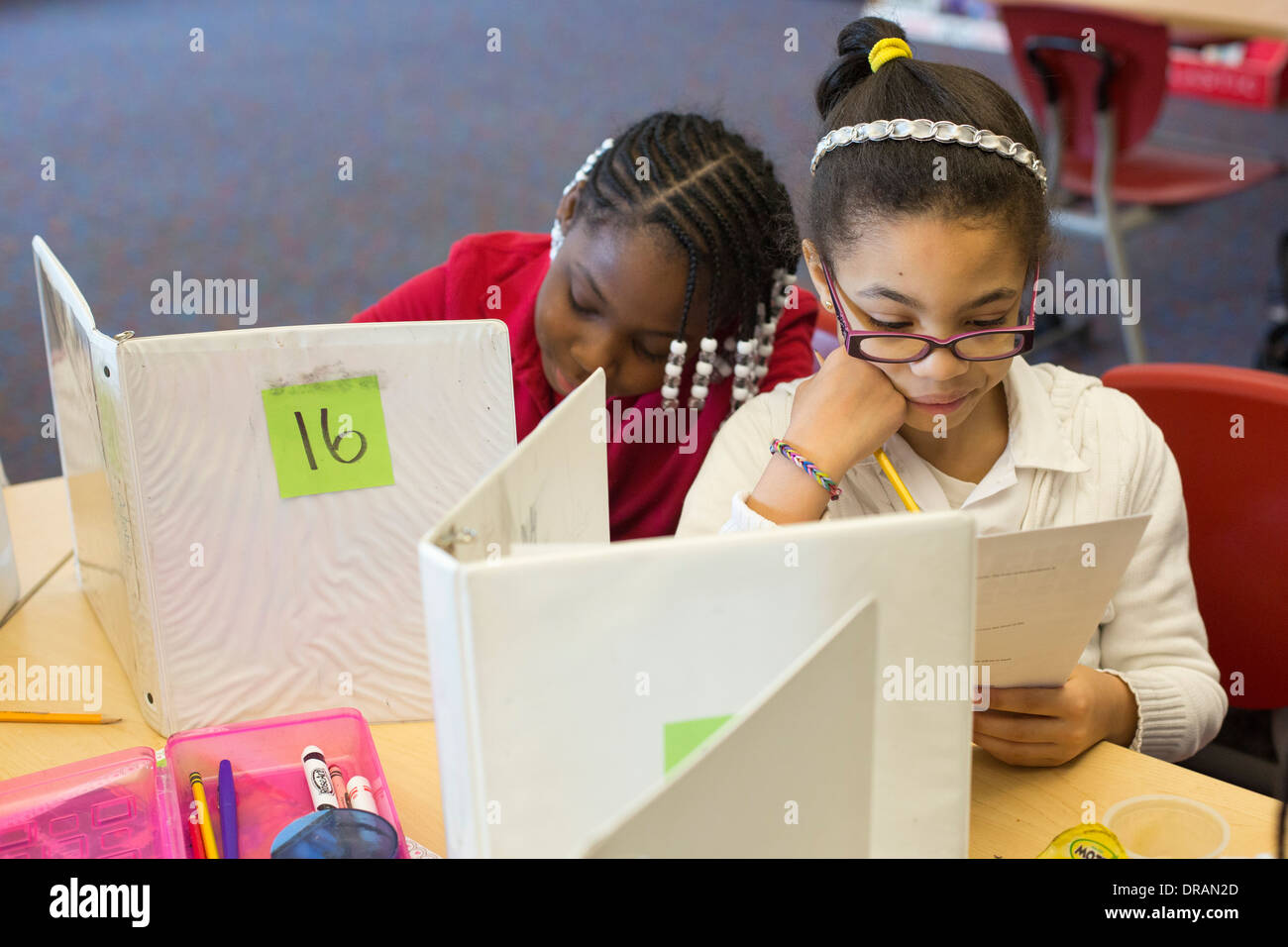Third grade classroom hi-res stock photography and images - Alamy