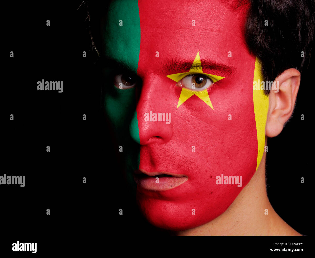 Cameroon painted flag hi-res stock photography and images - Alamy