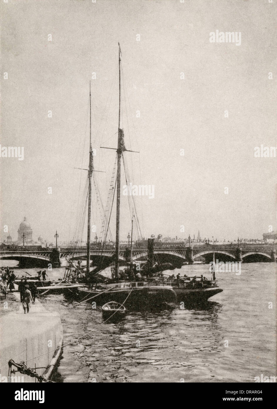 Nikolaevsky Bridge, St Petersburg, Russia Stock Photo - Alamy