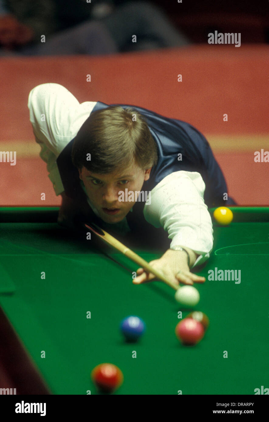 Neal Foulds at The Embassy World Snooker Tournament, Crucible Theatre ...