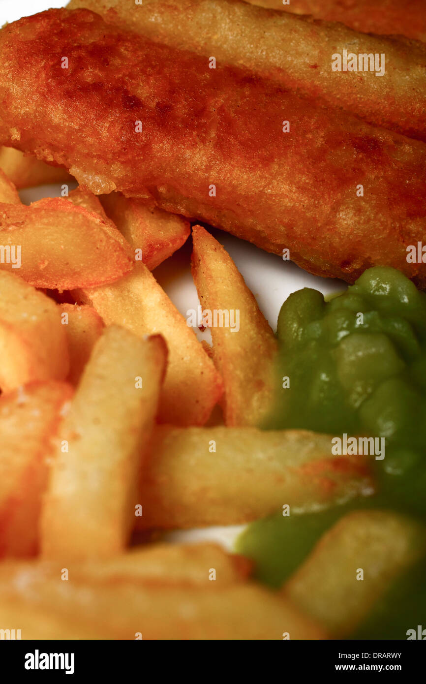 Chips fish fingers peas hi-res stock photography and images - Alamy