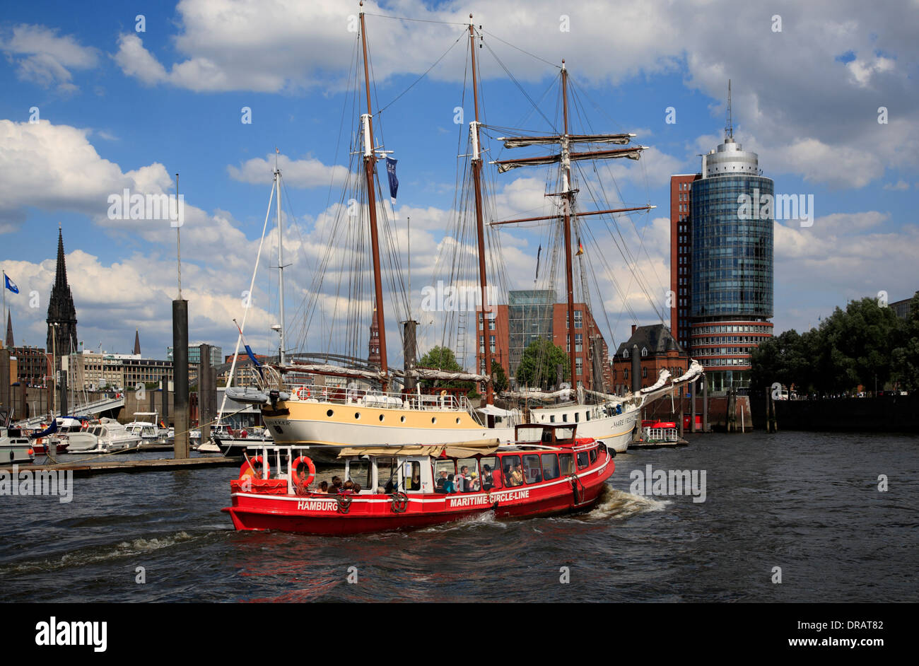 Harbor round trip ship hi-res stock photography and images - Alamy