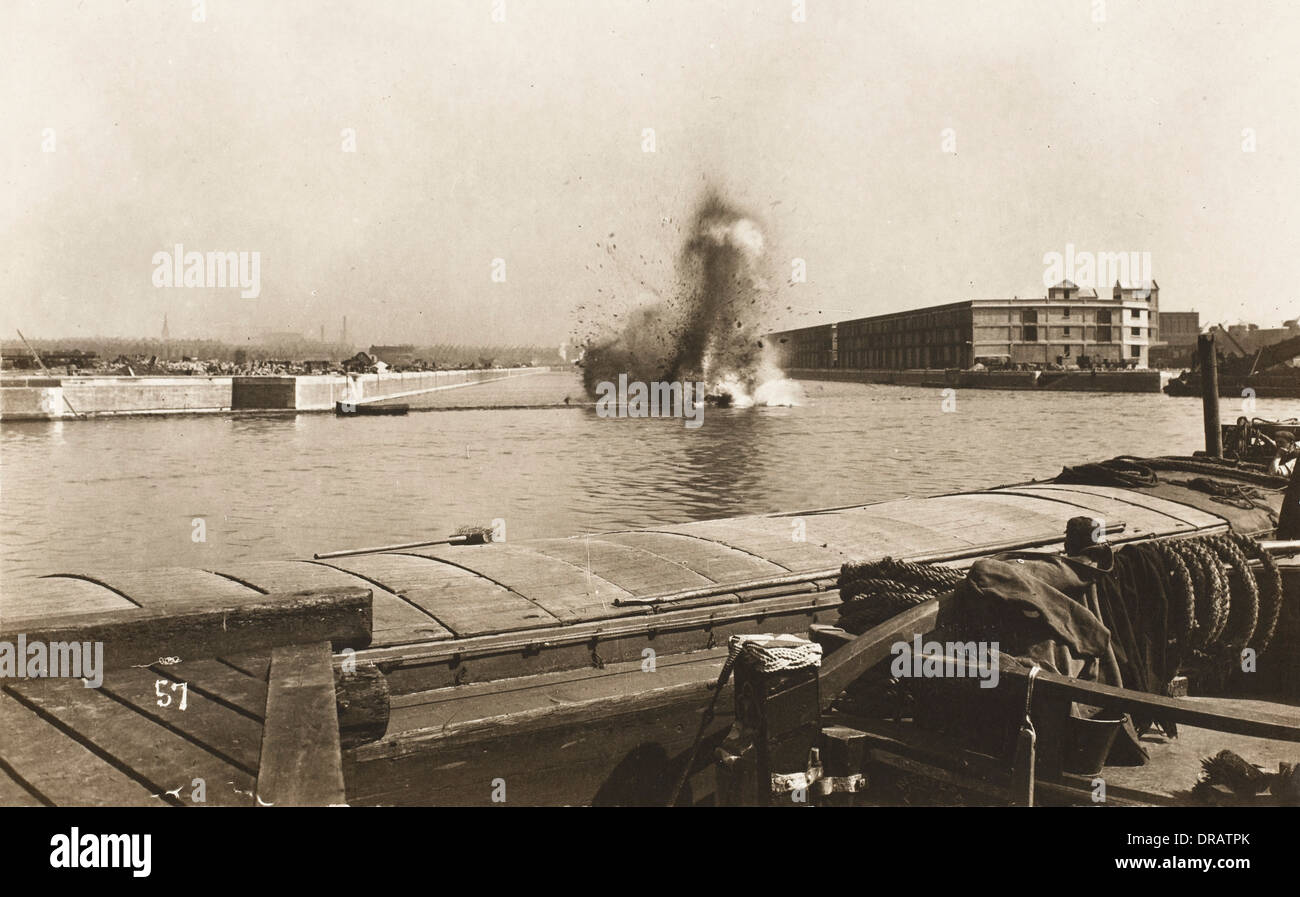 Manchester Ship Canal - The dramatic opening of a new dock Stock Photo ...