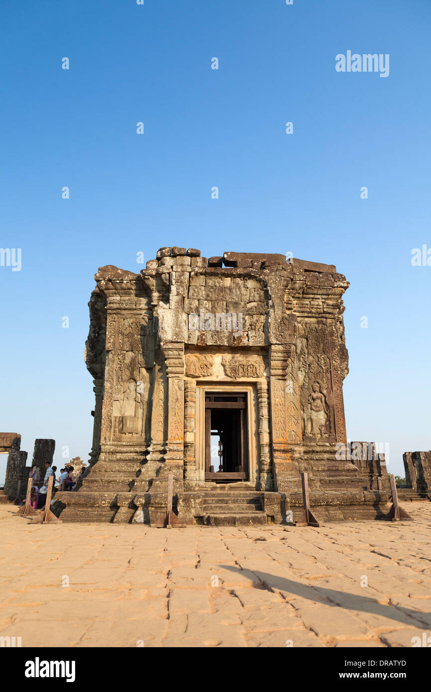 The ruins of the hillside temple of Phnom Bakheng, Cambodia Stock Photo ...