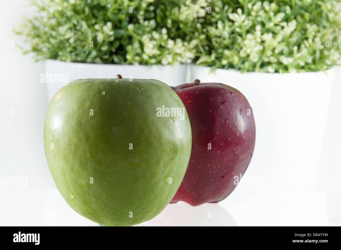 Apples red apple hi-res stock photography and images - Alamy