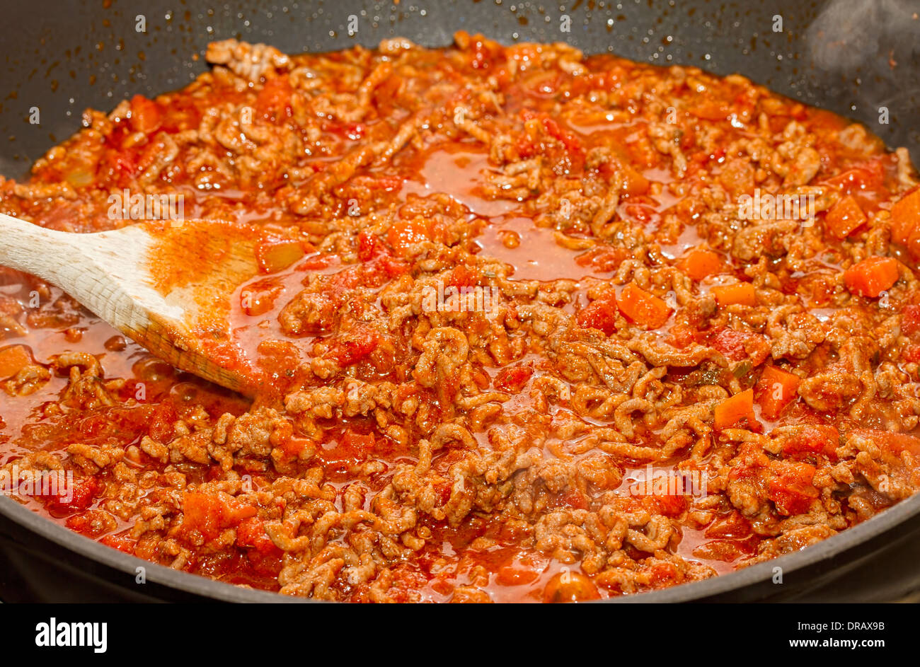 Spoon saucepan hi-res stock photography and images - Alamy