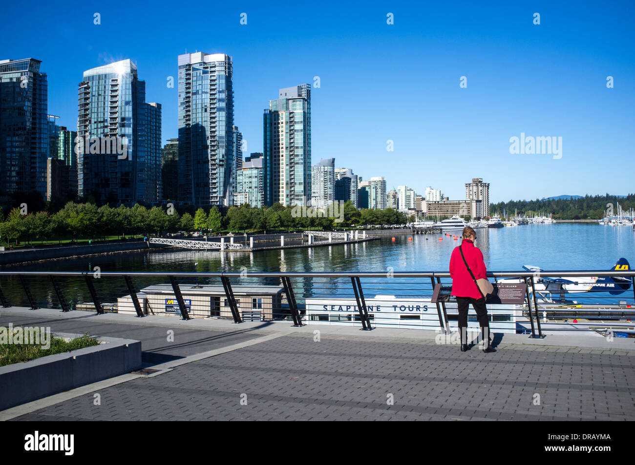 Float plane in harbor vancouver hi-res stock photography and images - Alamy