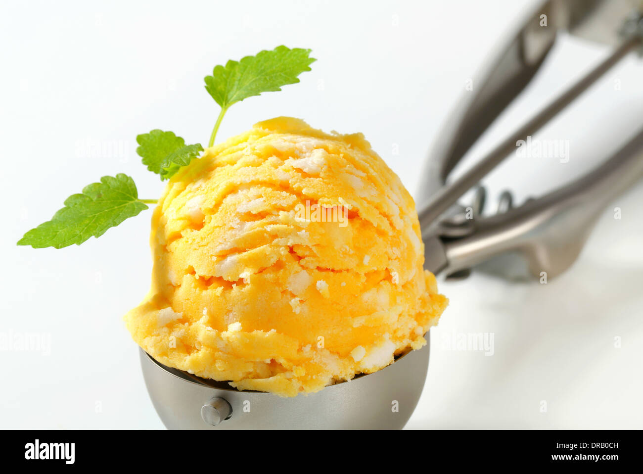 Yellow ice cream hi-res stock photography and images - Alamy