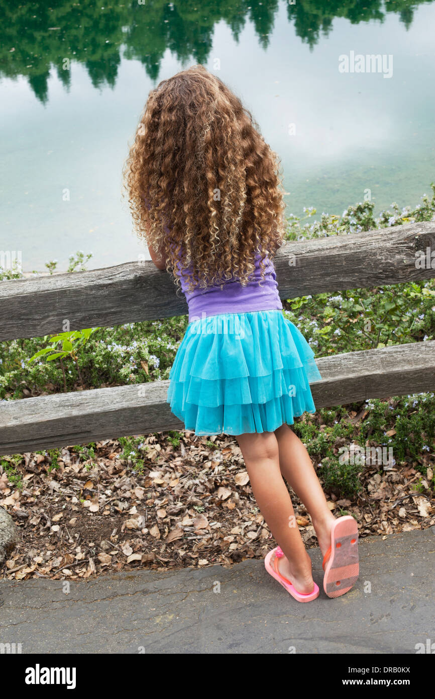 Leaning on fence hi-res stock photography and images - Alamy