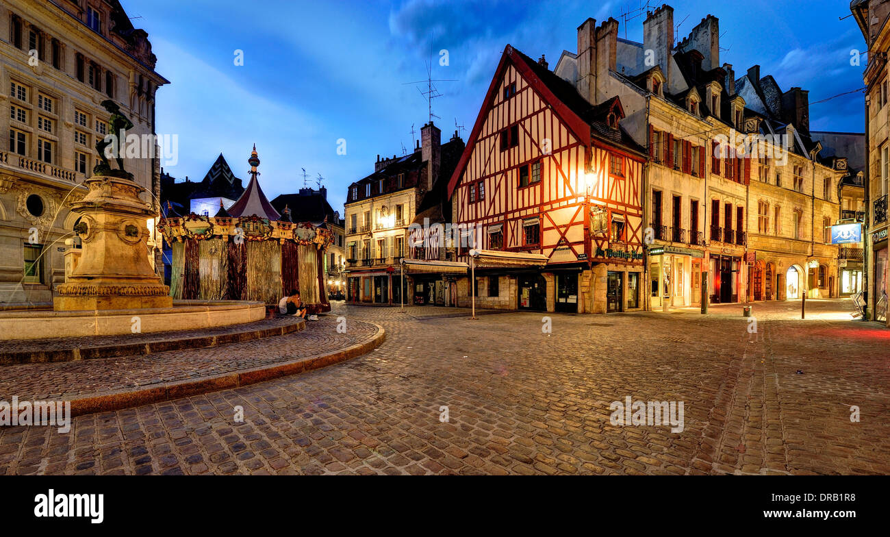 French for square house hi-res stock photography and images - Alamy