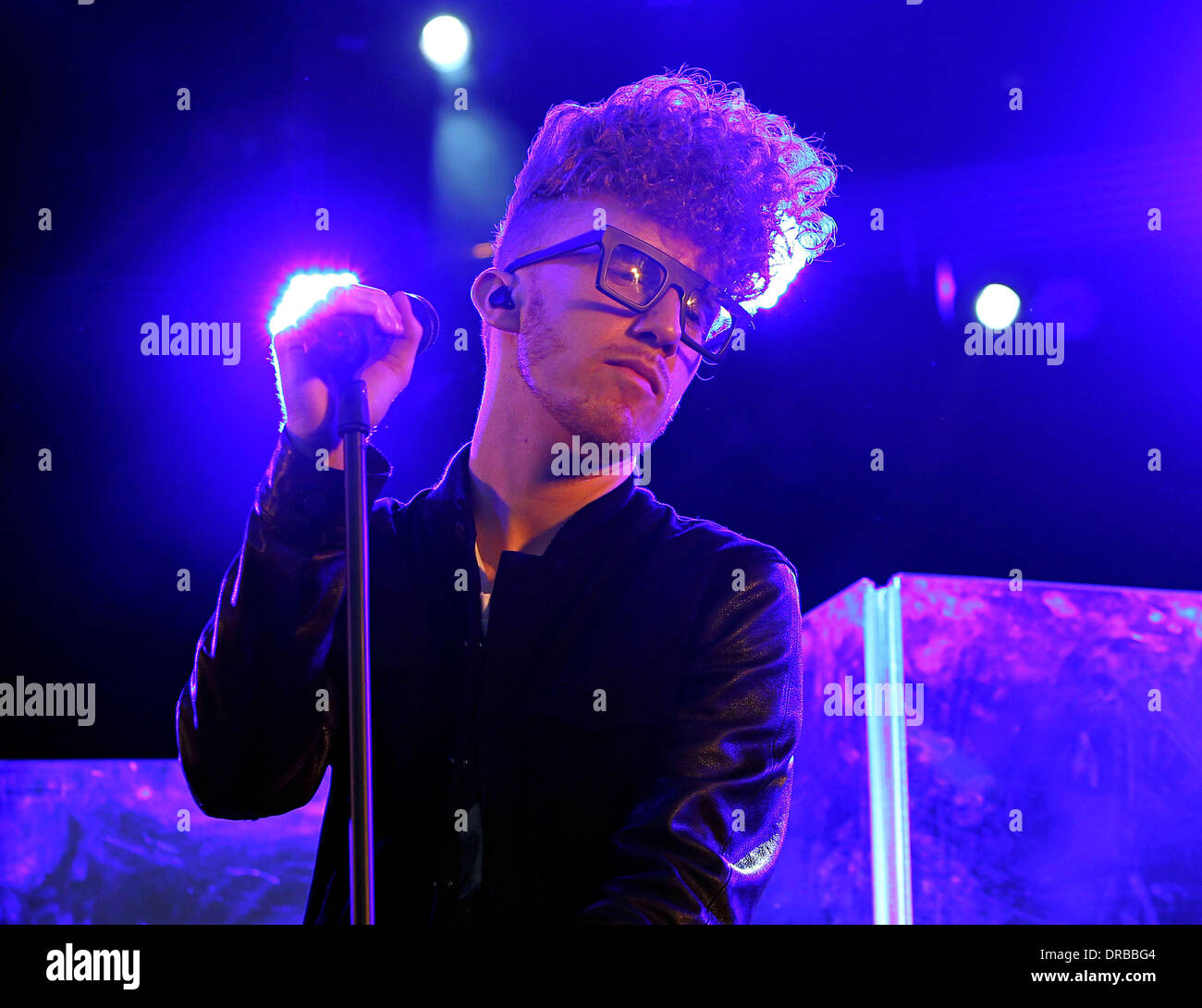 Soul singer and songwriter Gareth Daley performing on stage in the ...