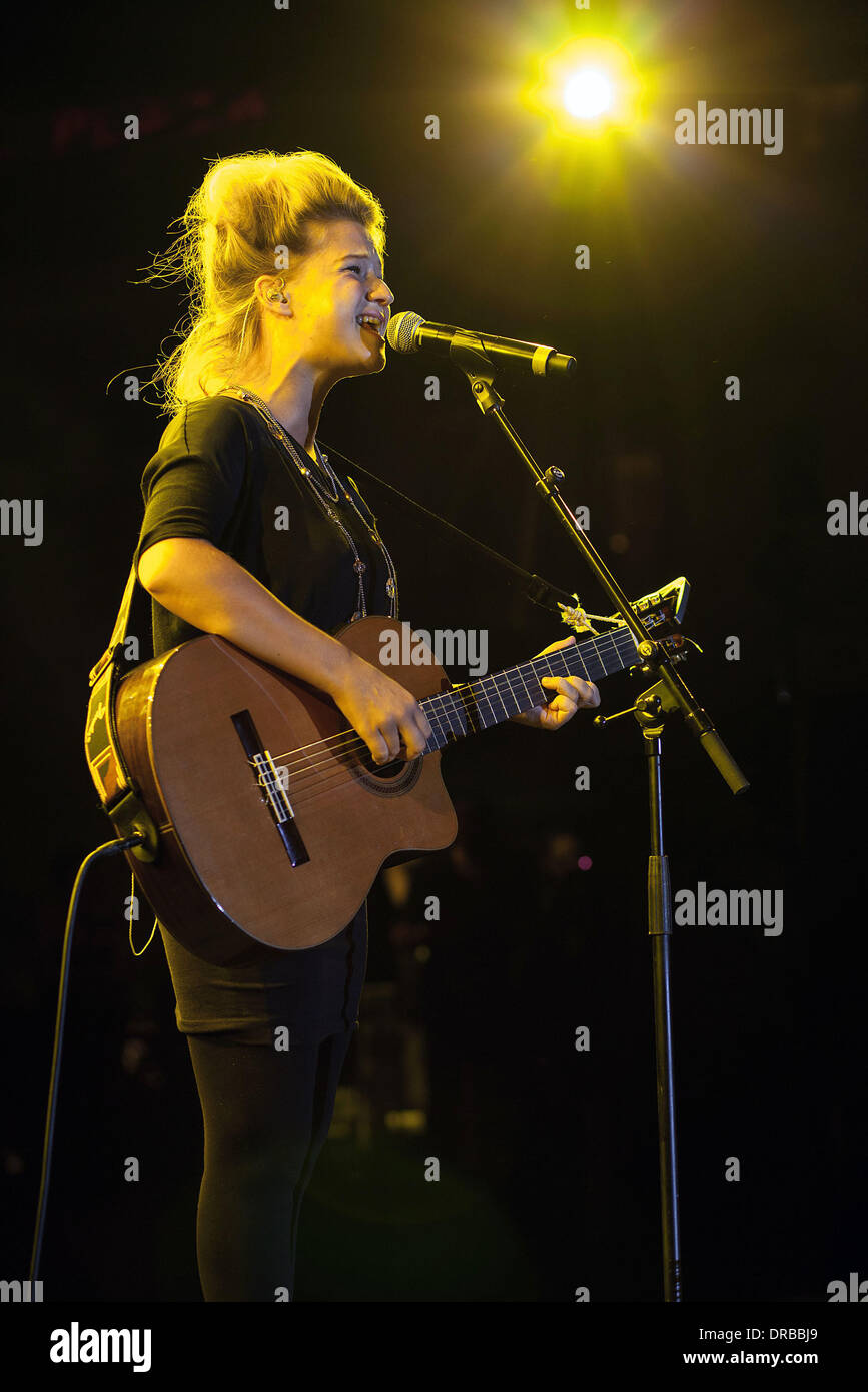 Selah sue singer hi-res stock photography and images - Alamy