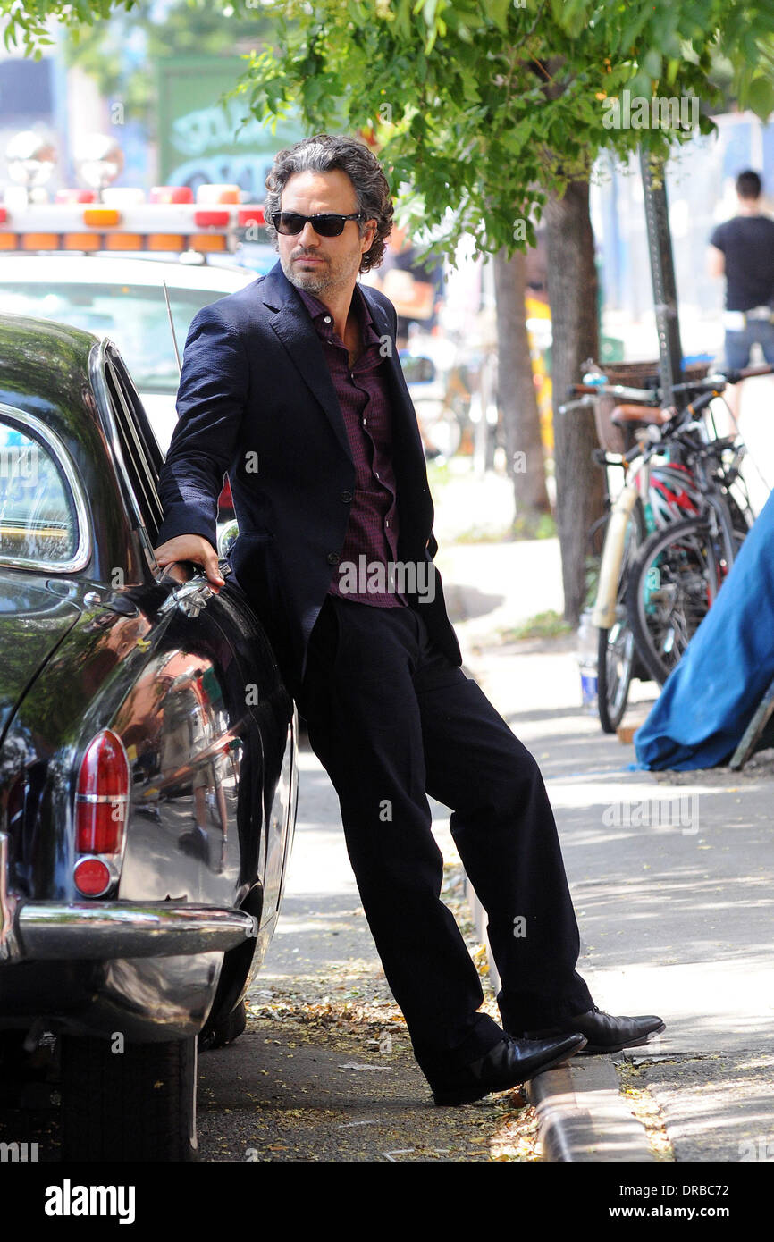 Mark Ruffalo, filming on the set of her new movie 'Can a Song Save Your ...