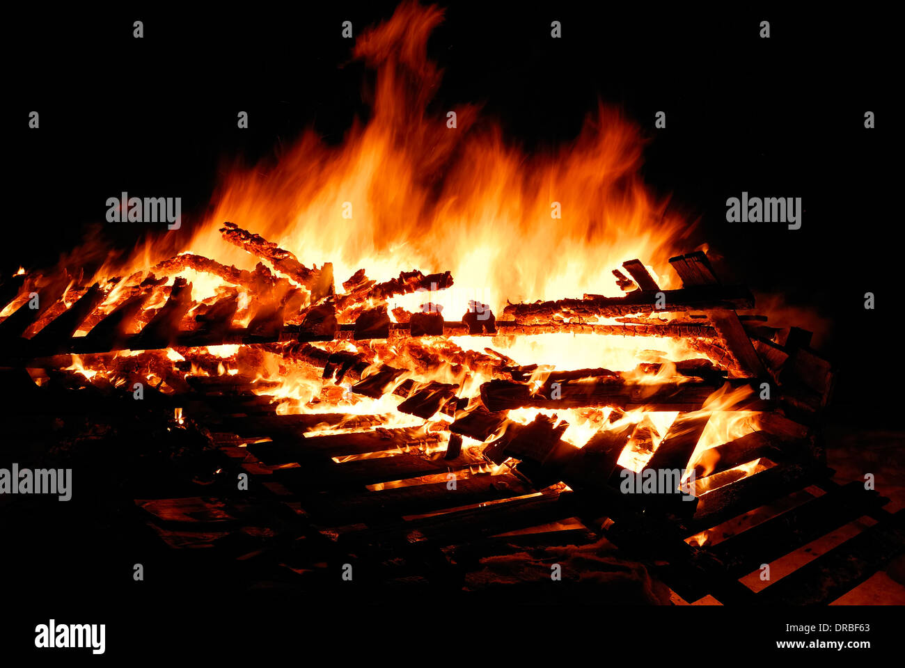 Wall of flames hi-res stock photography and images - Alamy