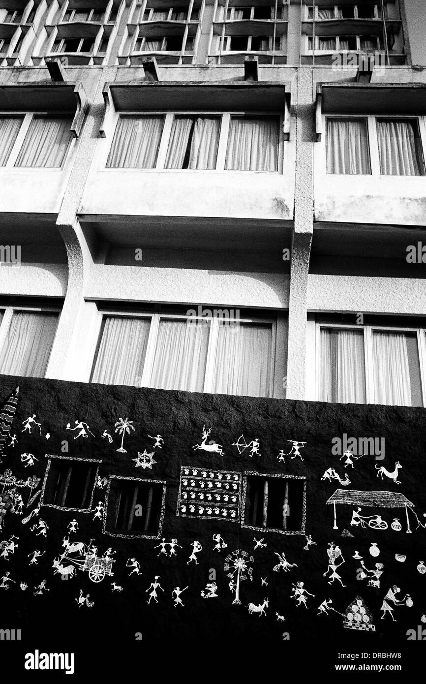 Painting w wall Black and White Stock Photos & Images - Alamy