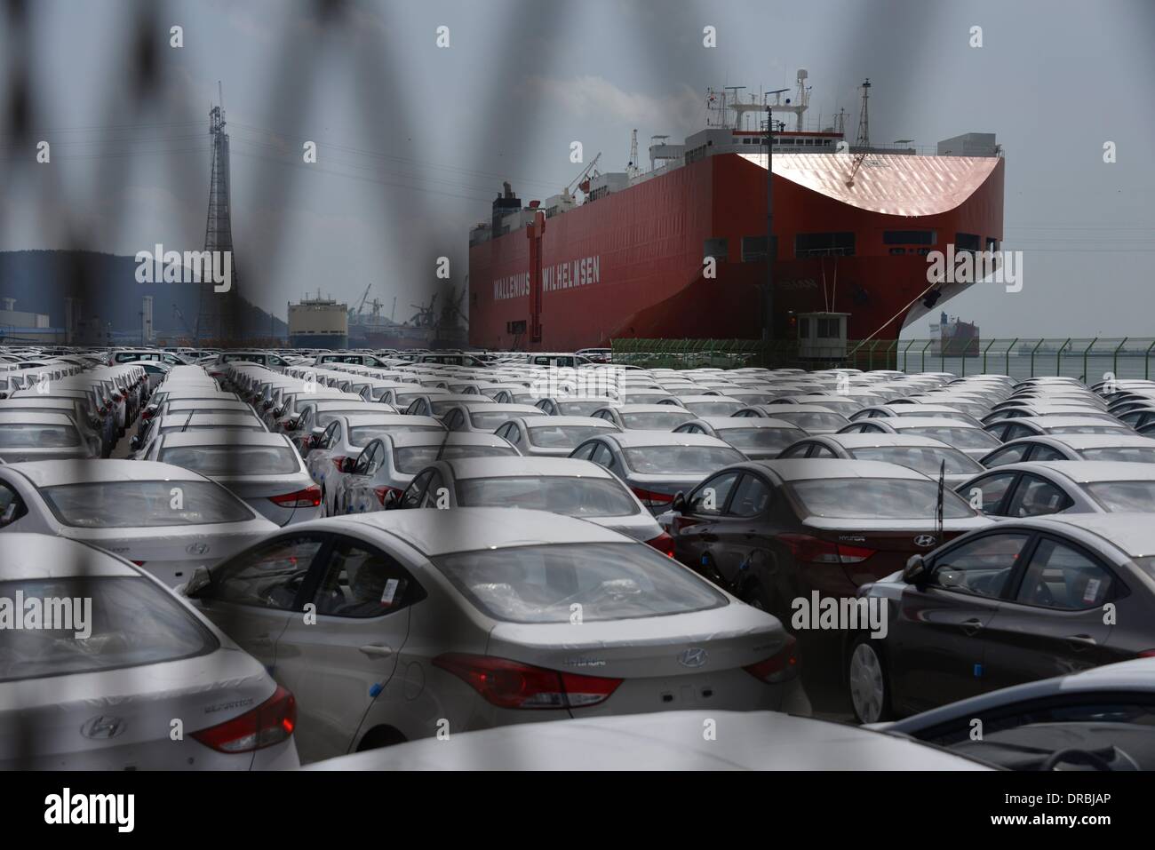 Ulsan hyundai ship hi-res stock photography and images - Alamy