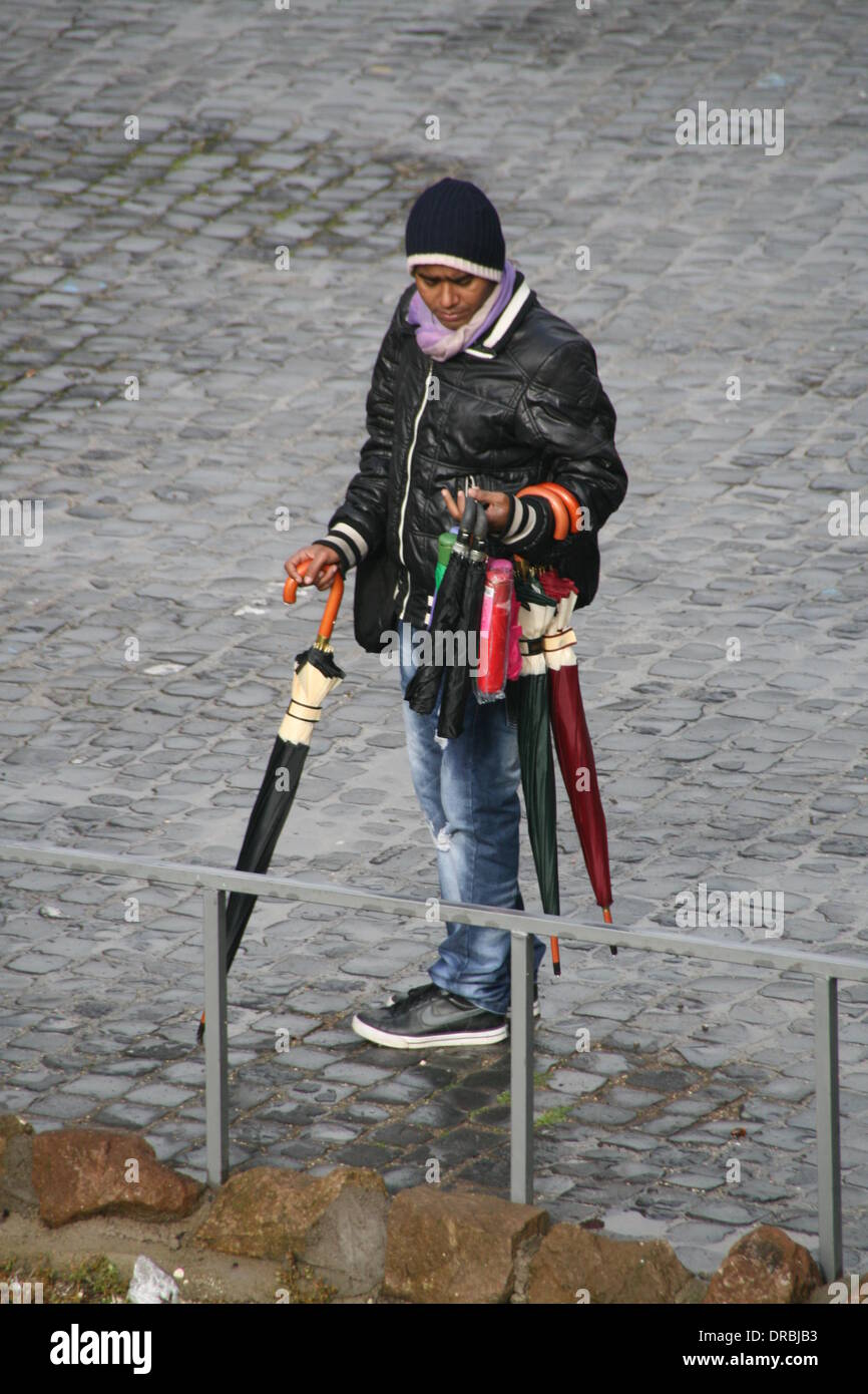 Rome italian street rain raining hi-res stock photography and images ...