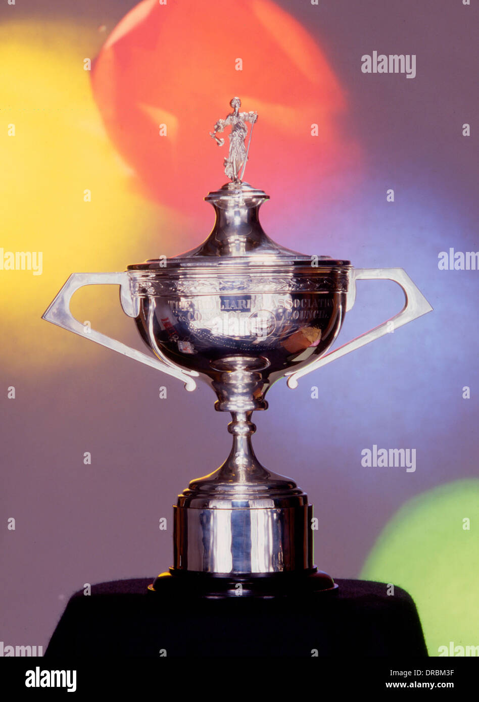 world snooker trophy at The Embassy World Snooker Tournament, Crucible ...