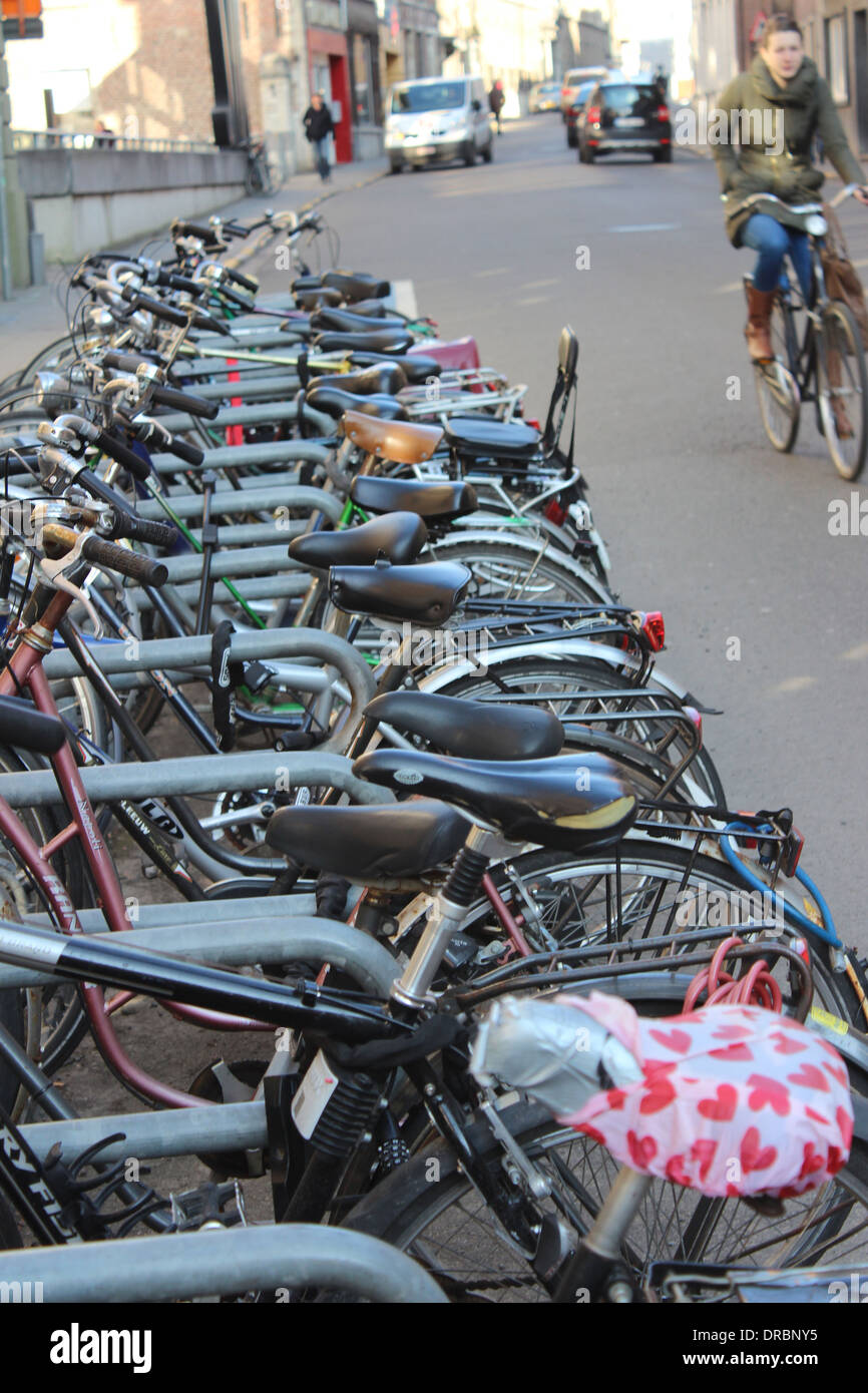 Student transport hi-res stock photography and images - Alamy