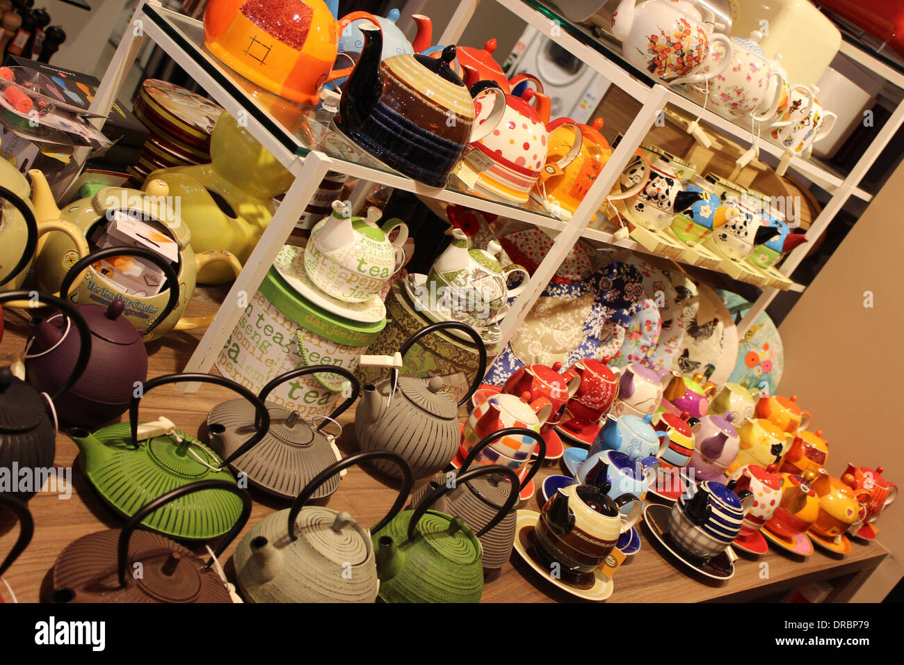 China teapots hi-res stock photography and images - Alamy