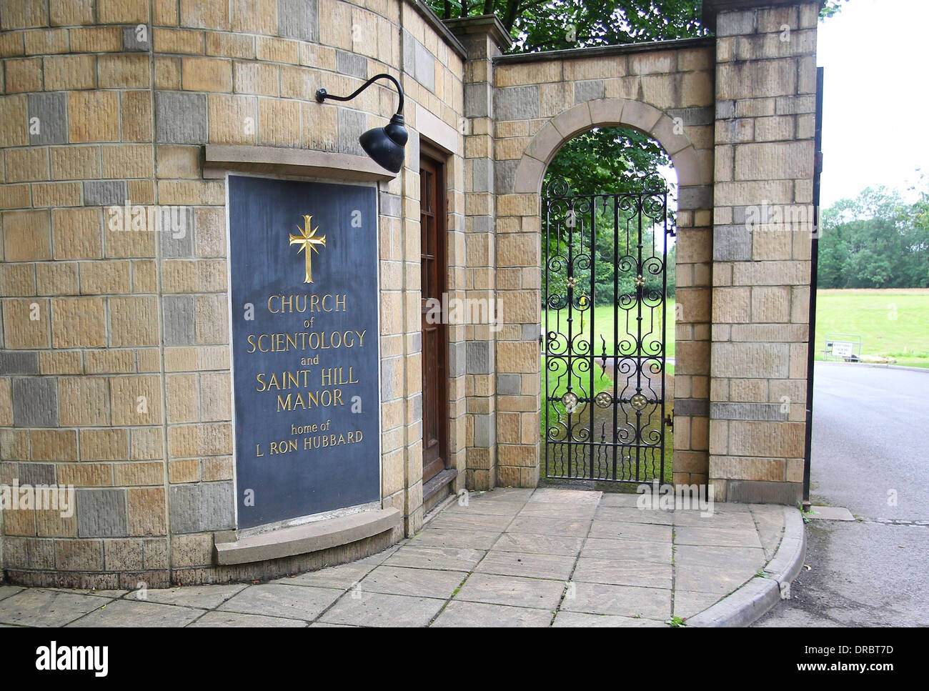 Church of scientology headquarters hi-res stock photography and images ...