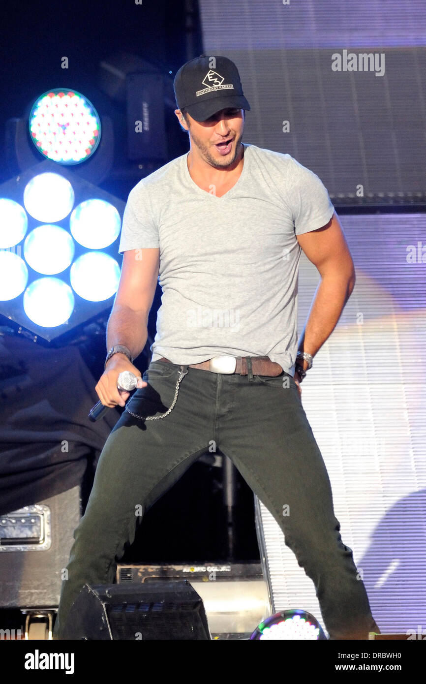 Luke Bryan performs at Molson Canadian Amphitheatre as opening support ...