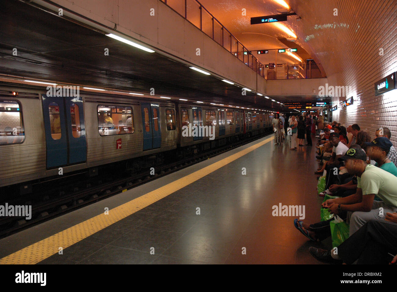 MADRID UNDERGROUND METRO Stock Photo - Alamy