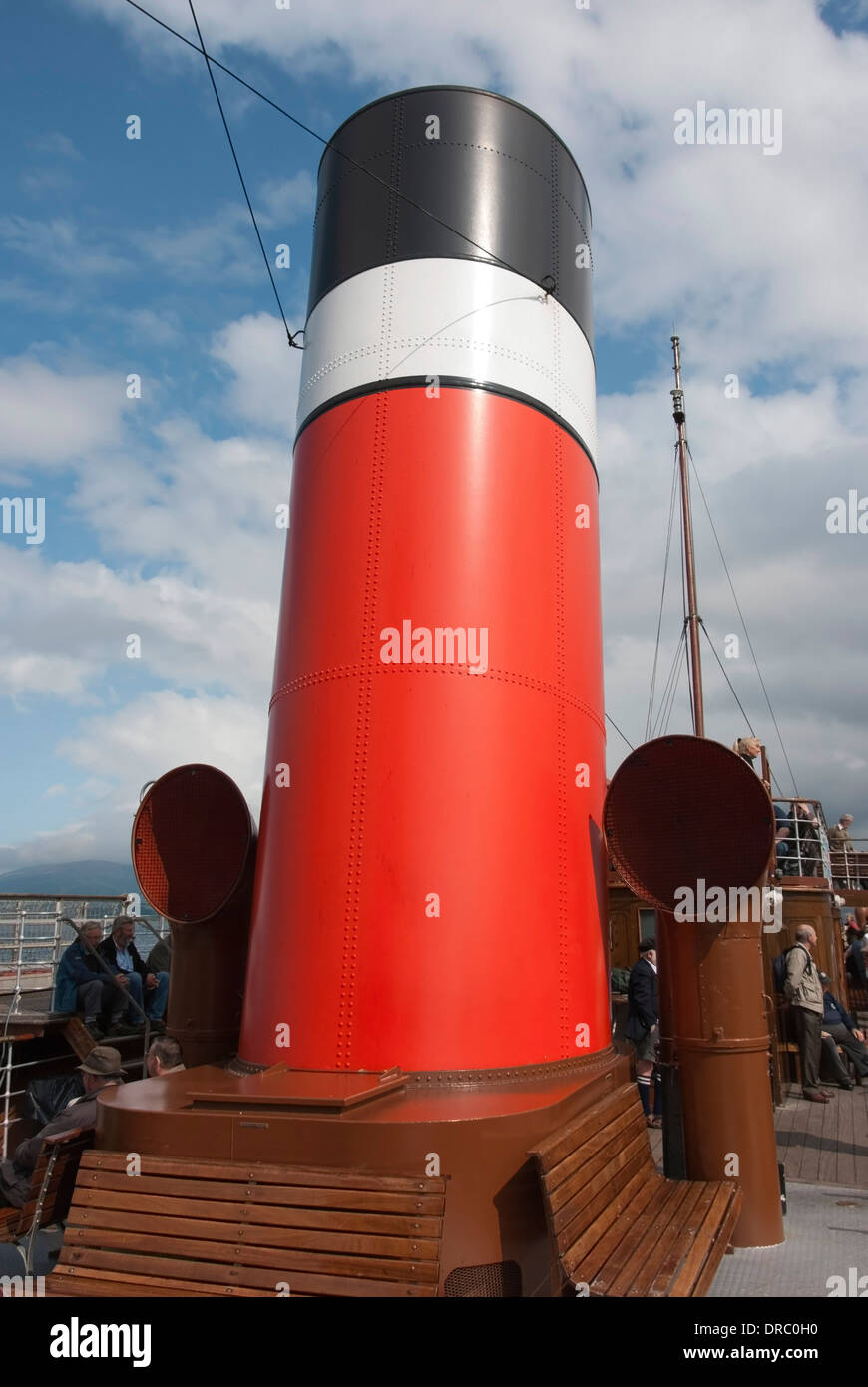 Paddle Steamer Waverley Red Black & White Funnel Stock Photo - Alamy