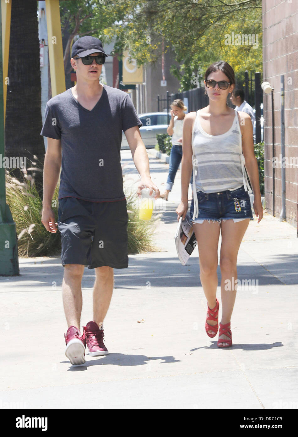Rachel Bilson and boyfriend Hayden Christensen visit furniture stores ...