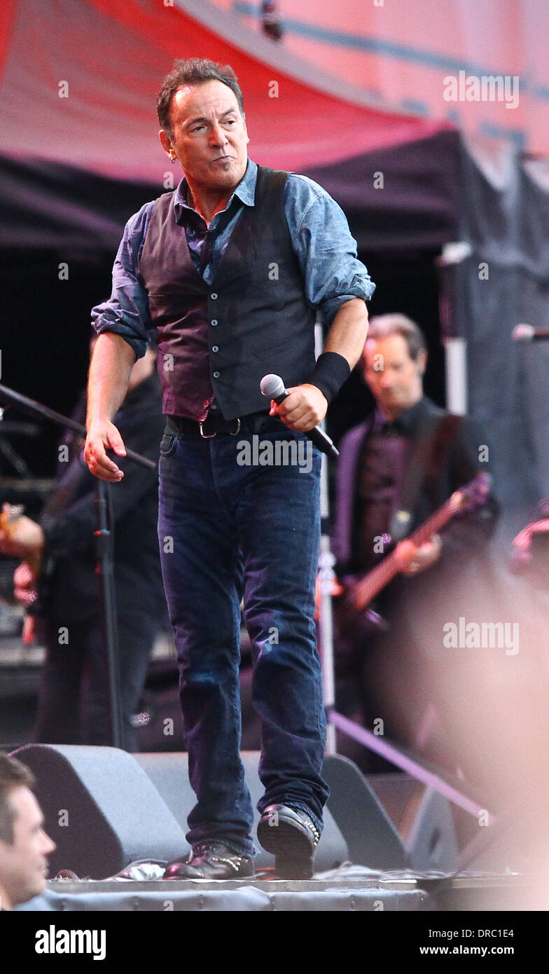 Bruce springsteen paparazzi hi-res stock photography and images - Alamy