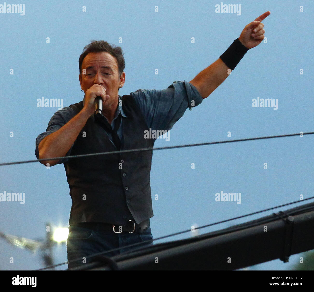 Bruce springsteen paparazzi hi-res stock photography and images - Alamy