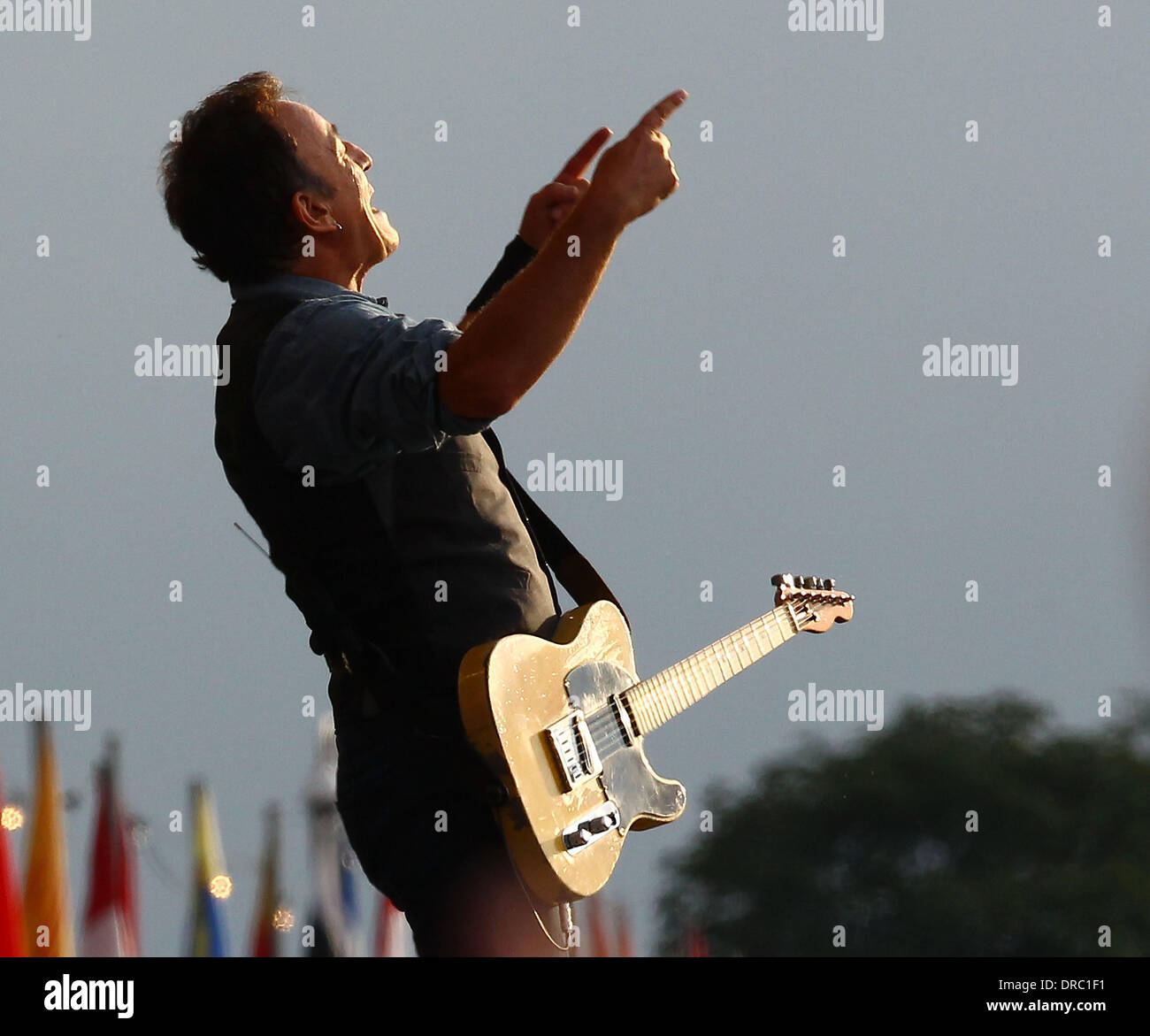 Bruce springsteen paparazzi hi-res stock photography and images - Alamy