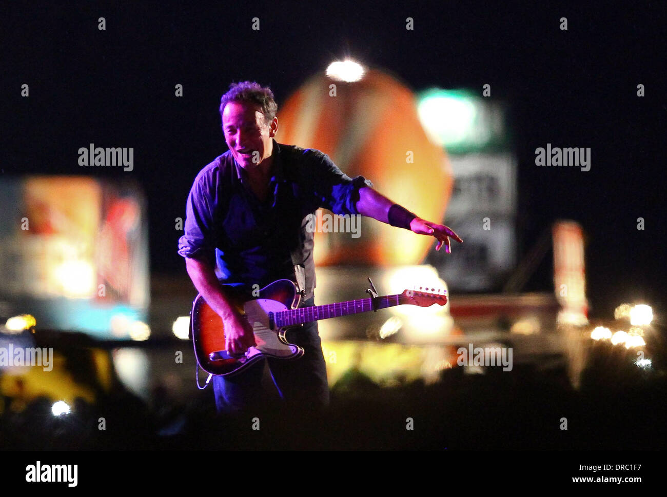 Bruce springsteen paparazzi hi-res stock photography and images - Alamy