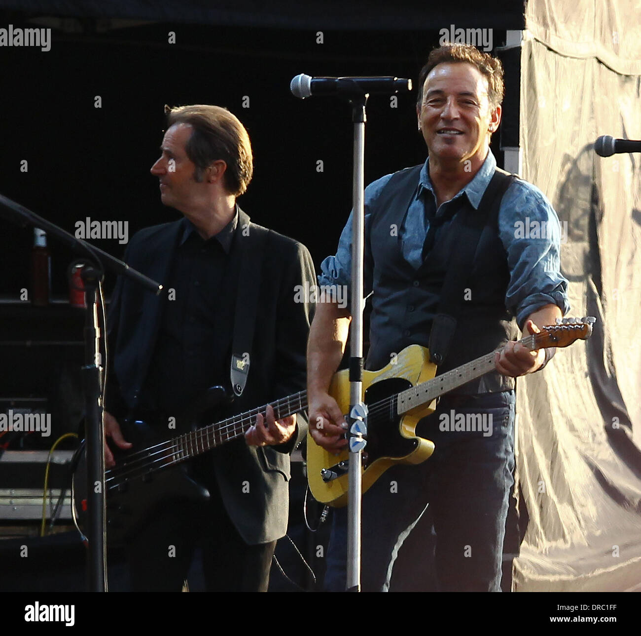 Bruce springsteen paparazzi hi-res stock photography and images - Alamy