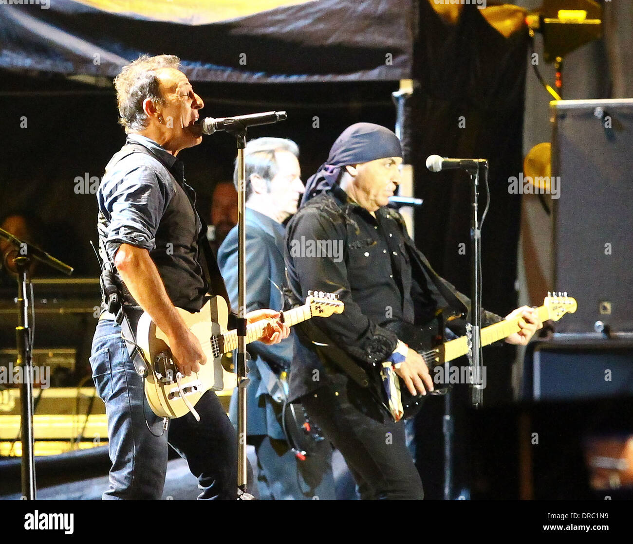 Bruce springsteen paparazzi hi-res stock photography and images - Alamy