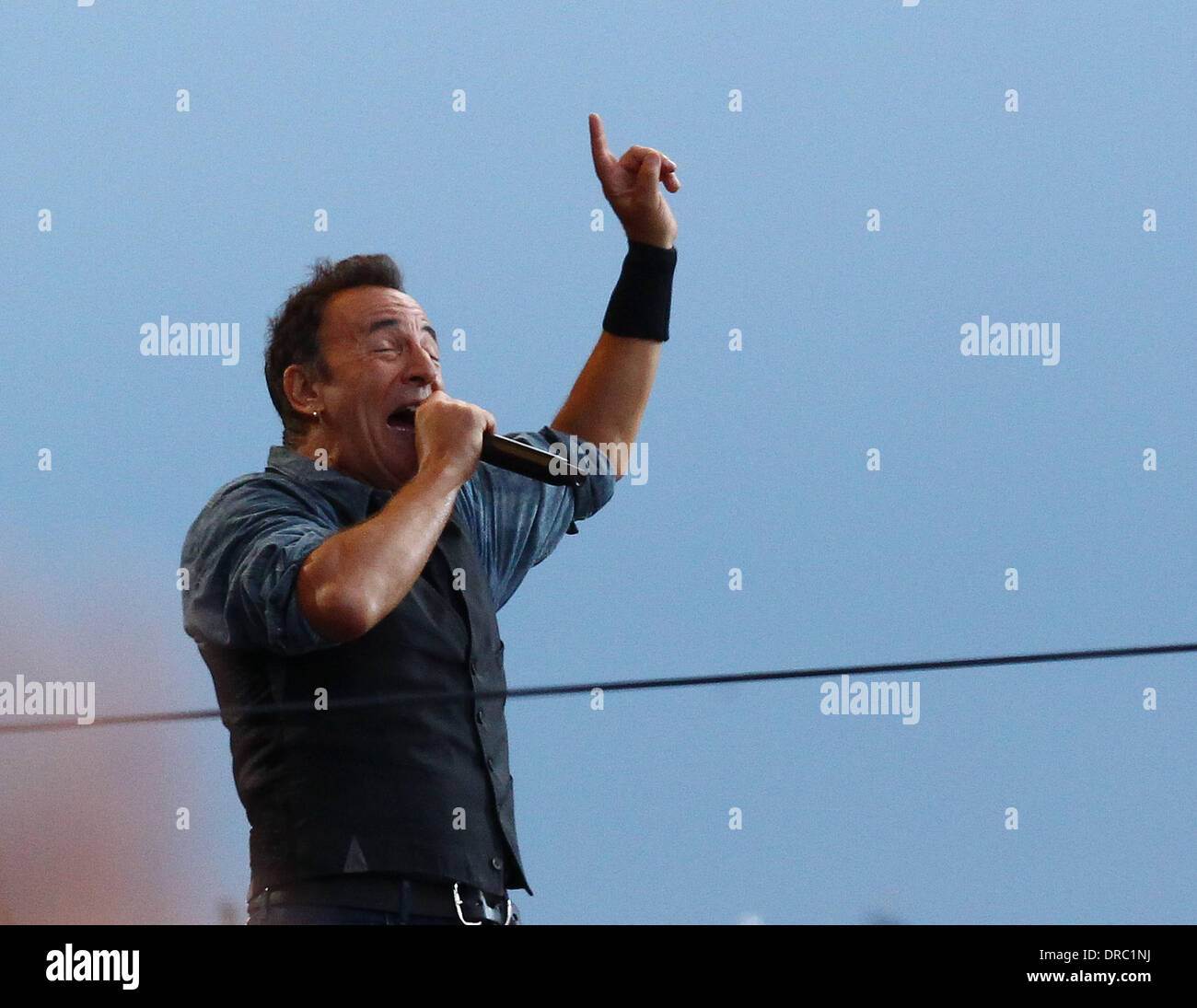 Bruce springsteen paparazzi hi-res stock photography and images - Alamy