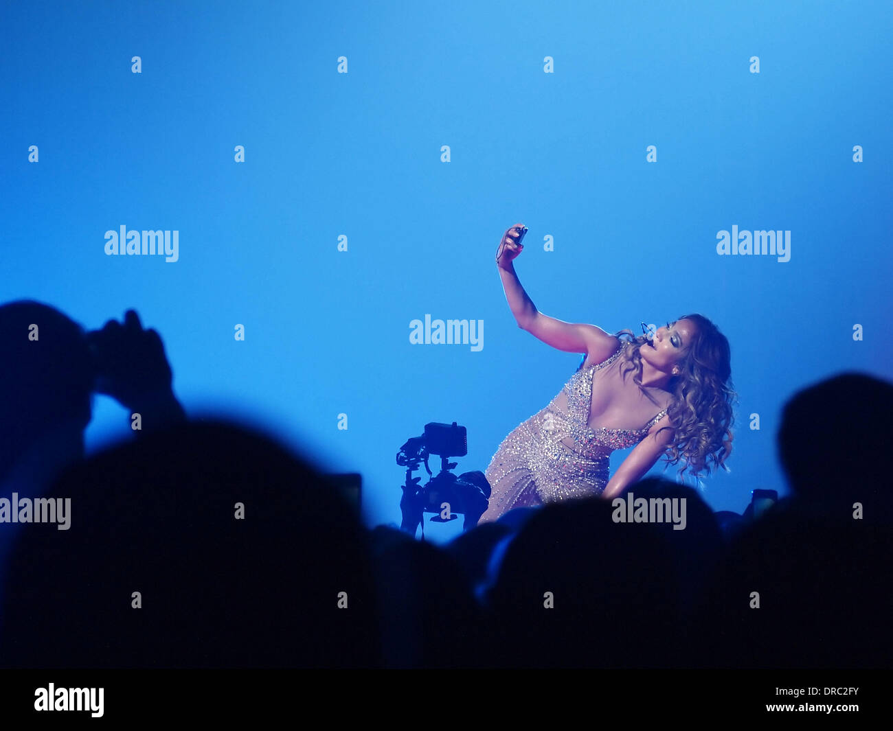 Jennifer lopez night concert hi-res stock photography and images - Alamy