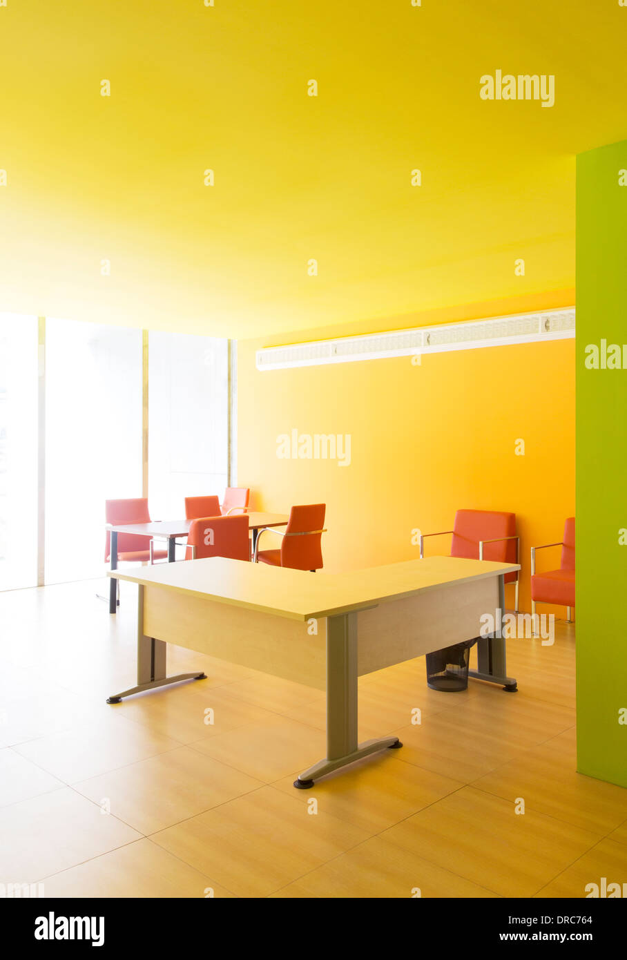 Office modern interior window bright hi-res stock photography and ...