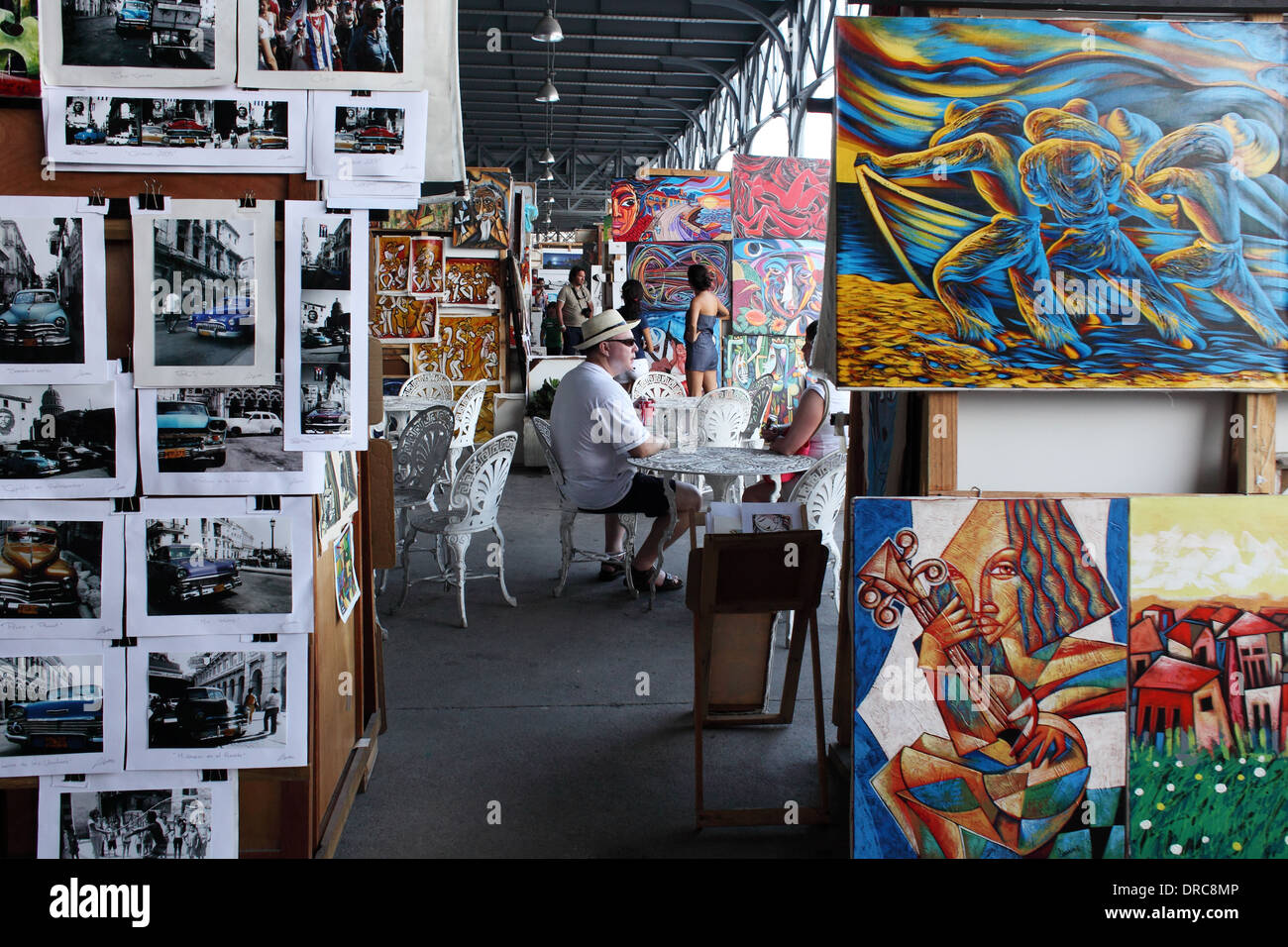 Gallery in Havana, cuba Photo: pixstory / Alamy Stock Photo - Alamy