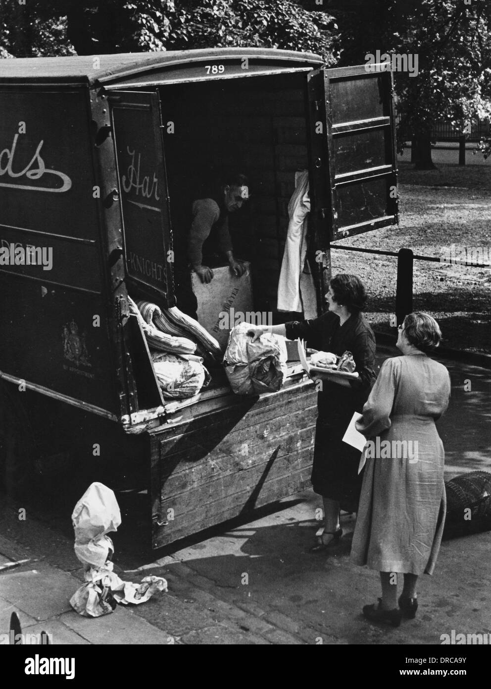 Ww2 van hi-res stock photography and images - Alamy