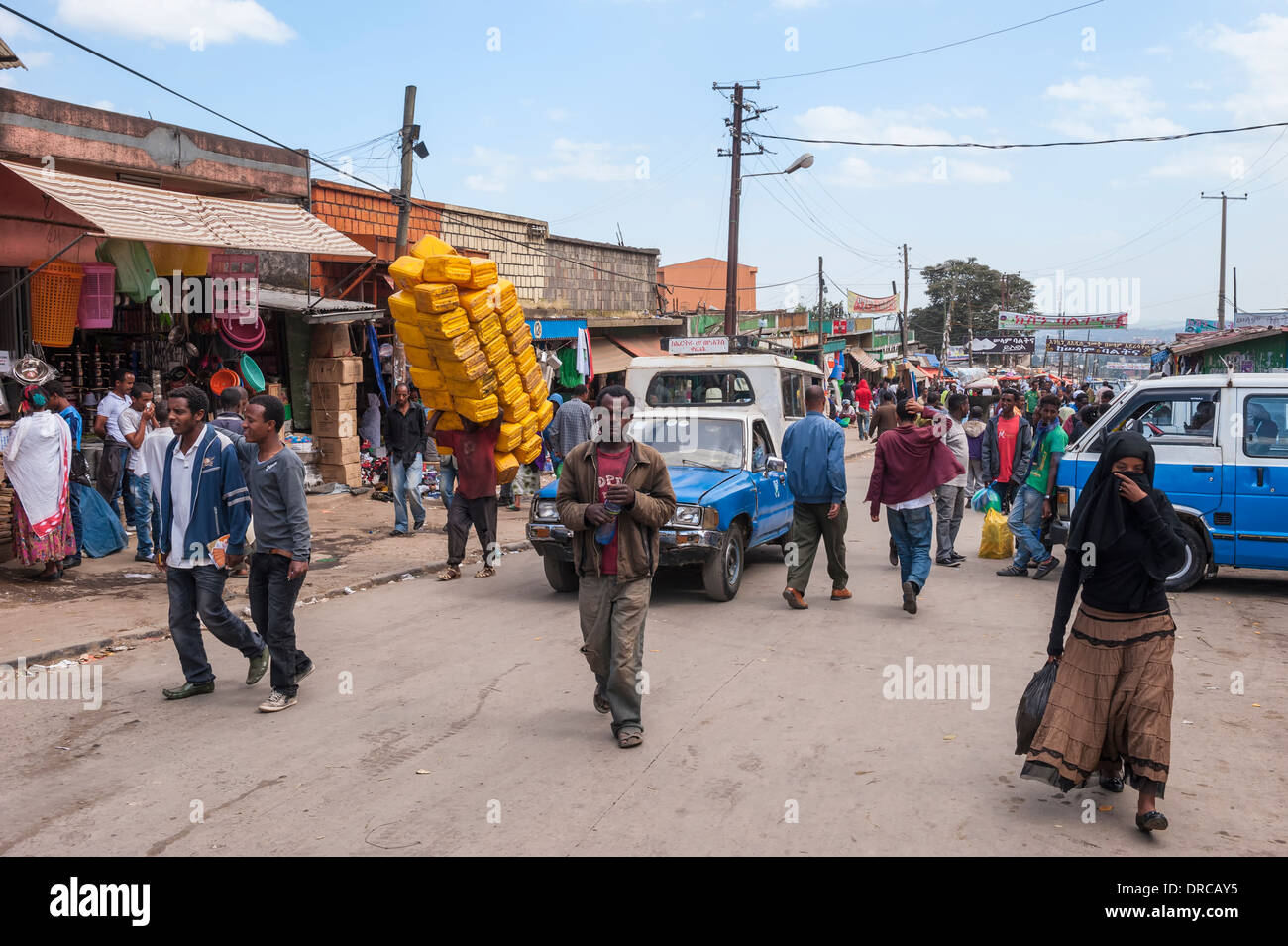 Market street scene, Mercato of Addis Ababa, Ethiopia Stock Photo - Alamy