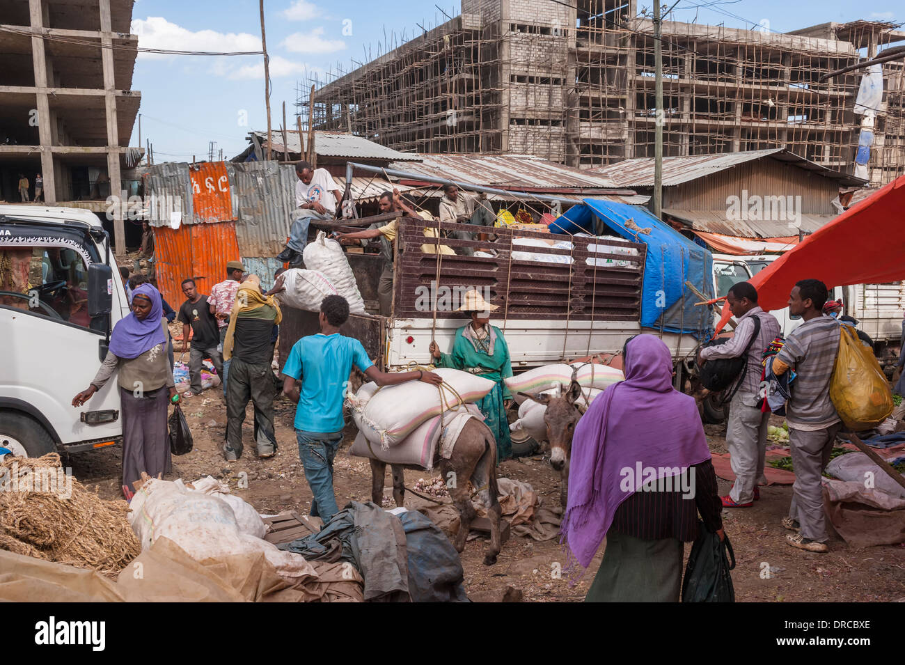 Market street scene, Mercato of Addis Ababa, Ethiopia Stock Photo - Alamy